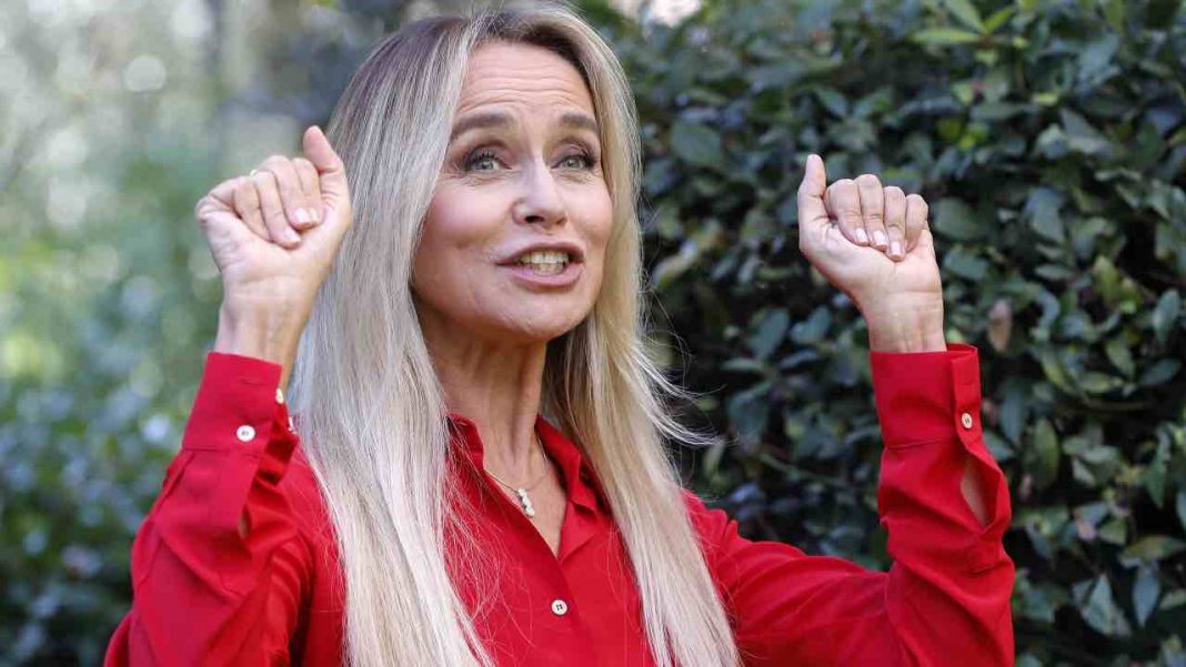Gloria Guida, la confessione bollente: Johnny Dorelli sconvolto | "Non ...