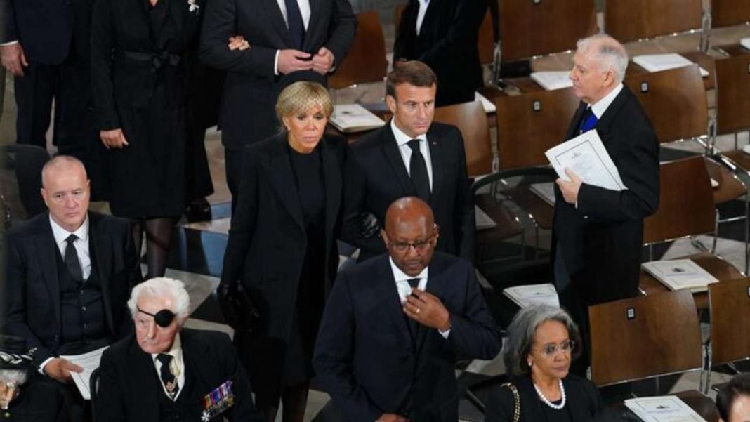 Funerali Regina: il caso Biden-Macron | L'imbarazzante dietrofront di ...