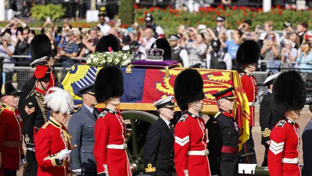 Funerali Regina Elisabetta, attesi a Londra non solo leader politici ...